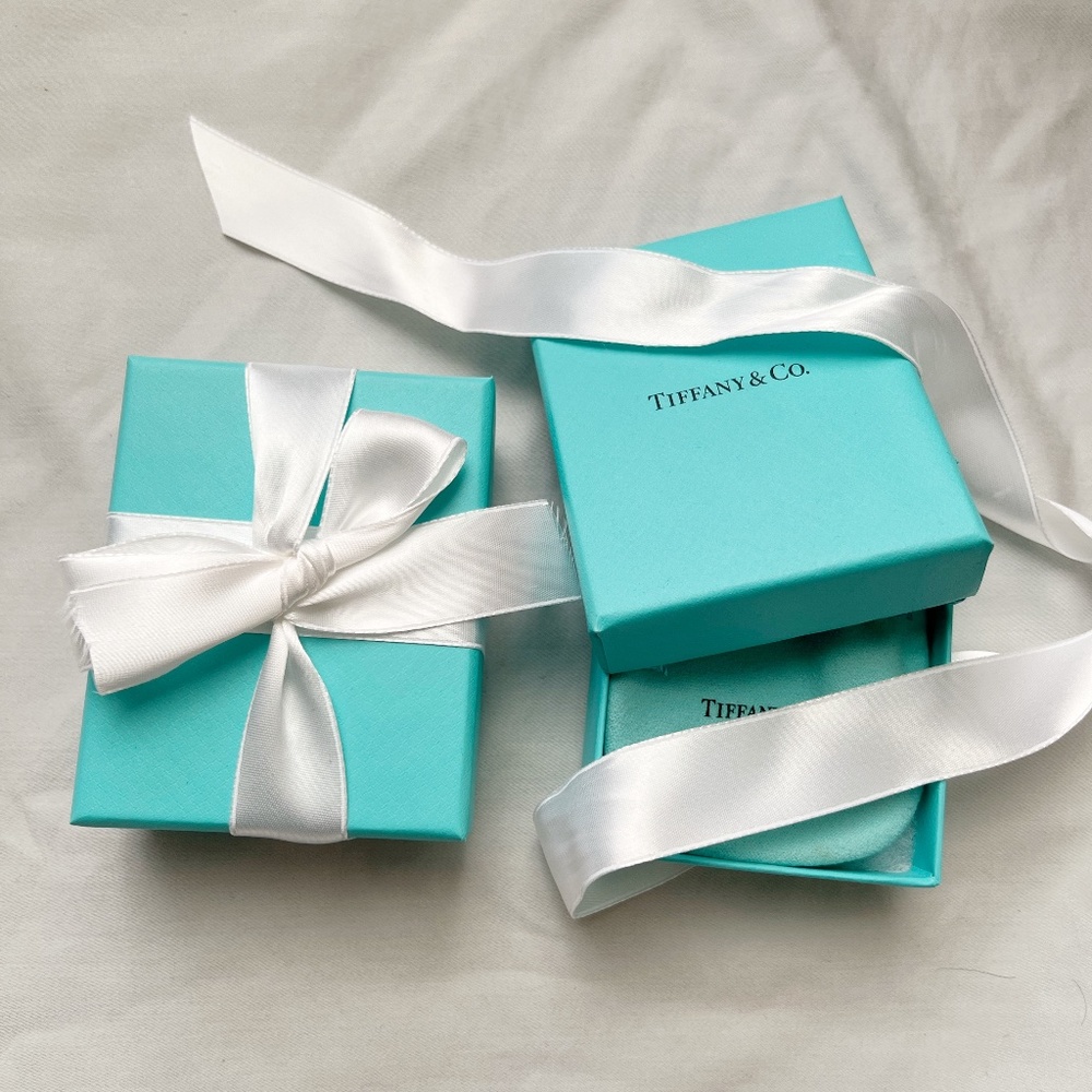 Tiffany & Co. Packaging Empty Blue Gift Box, Ribbon, … - Gem